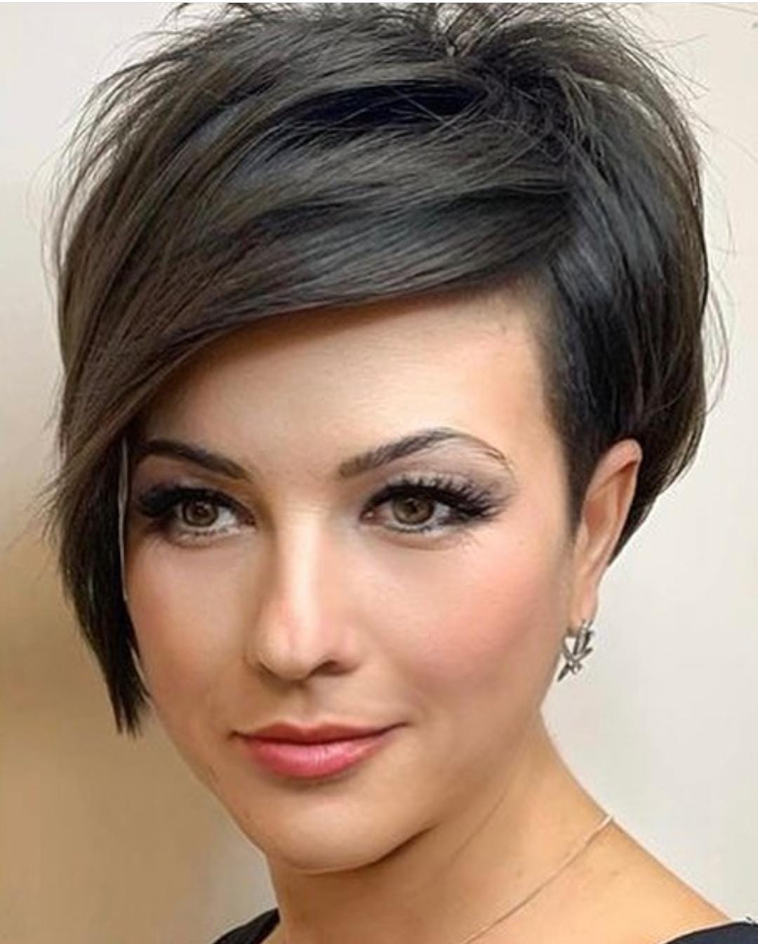 25 Beste Kurzhaarfrisuren für Frauen mit runden und ovalen Gesichtern ...